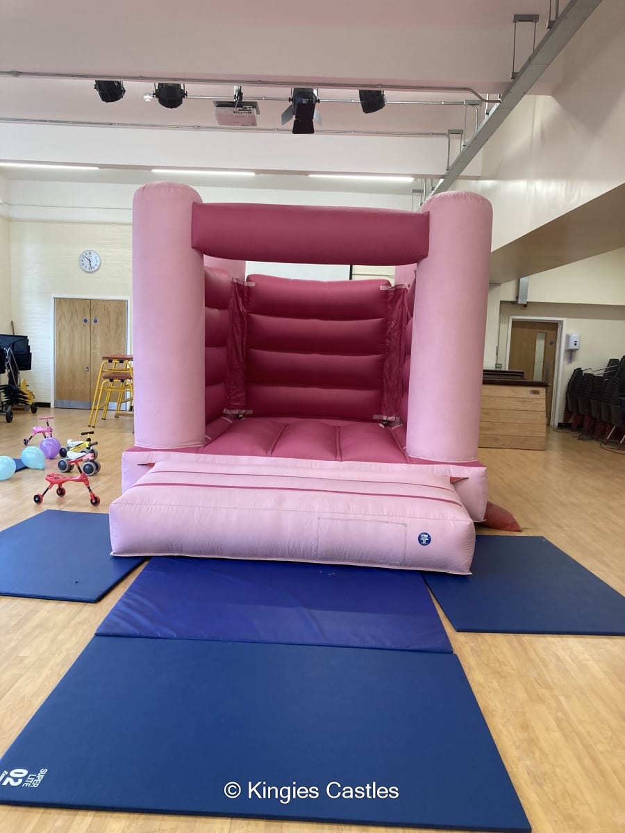 Small Bouncy Castle - Bouncy Castle Hire in croydon | Kingies Castles