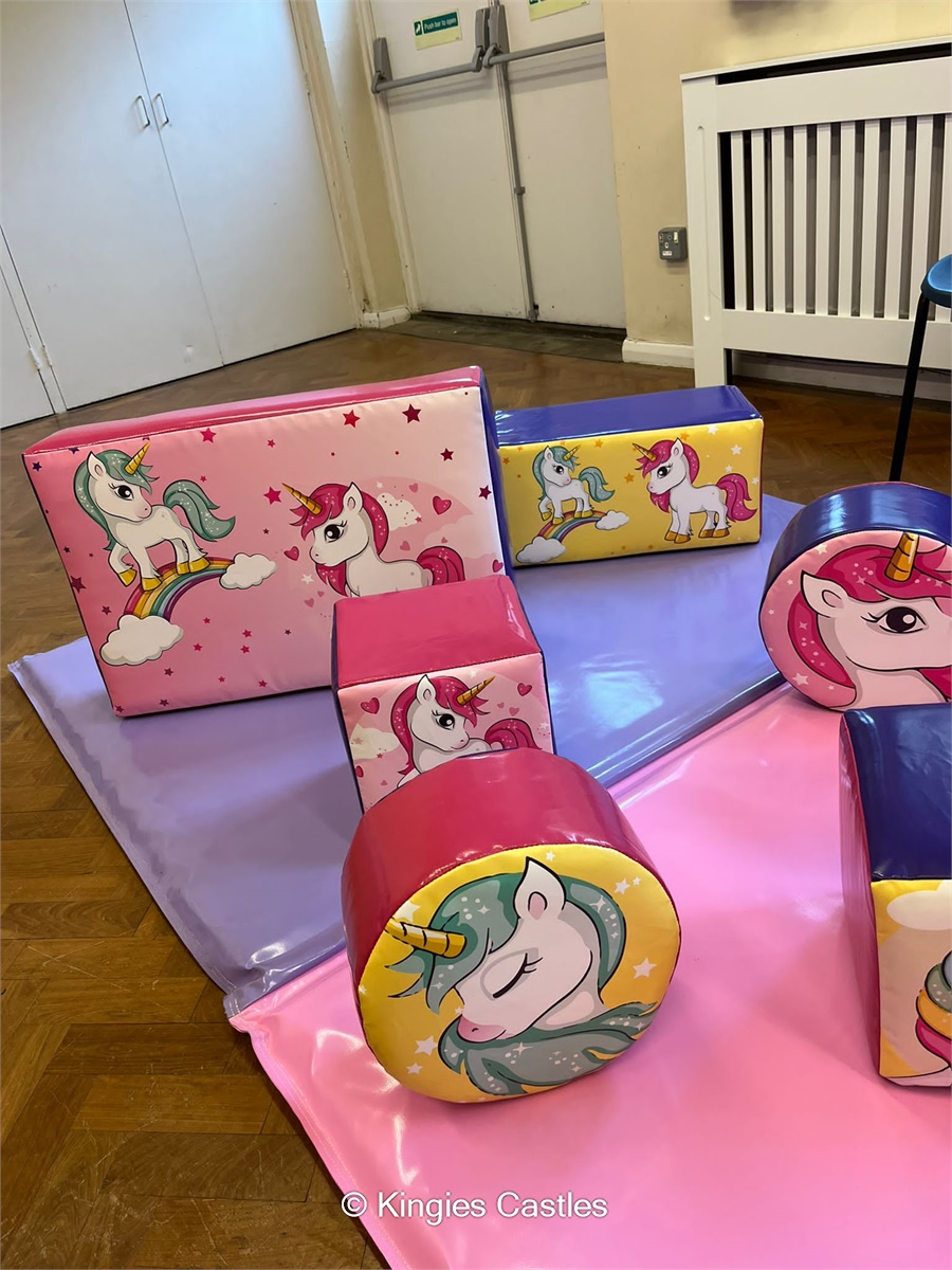 Unicorns soft play and matching ball pit hire croydon westerham